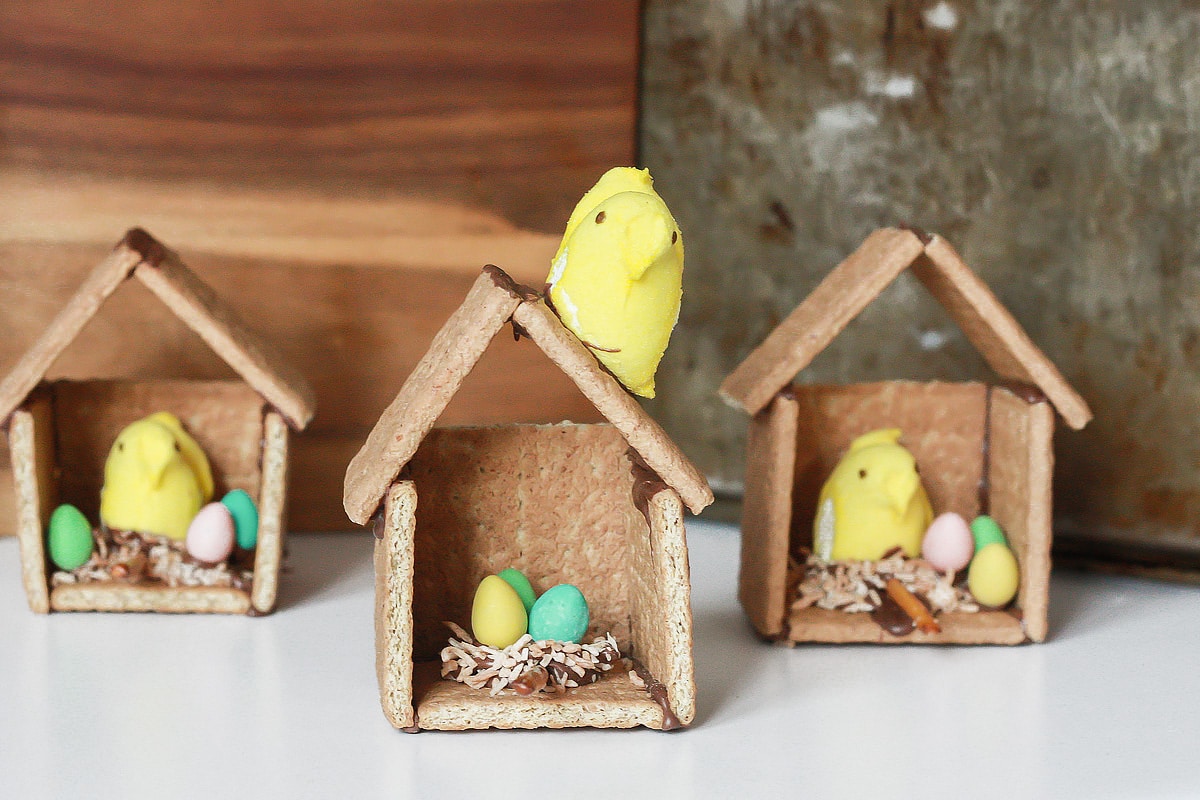 Graham Cracker Easter Birdhouses