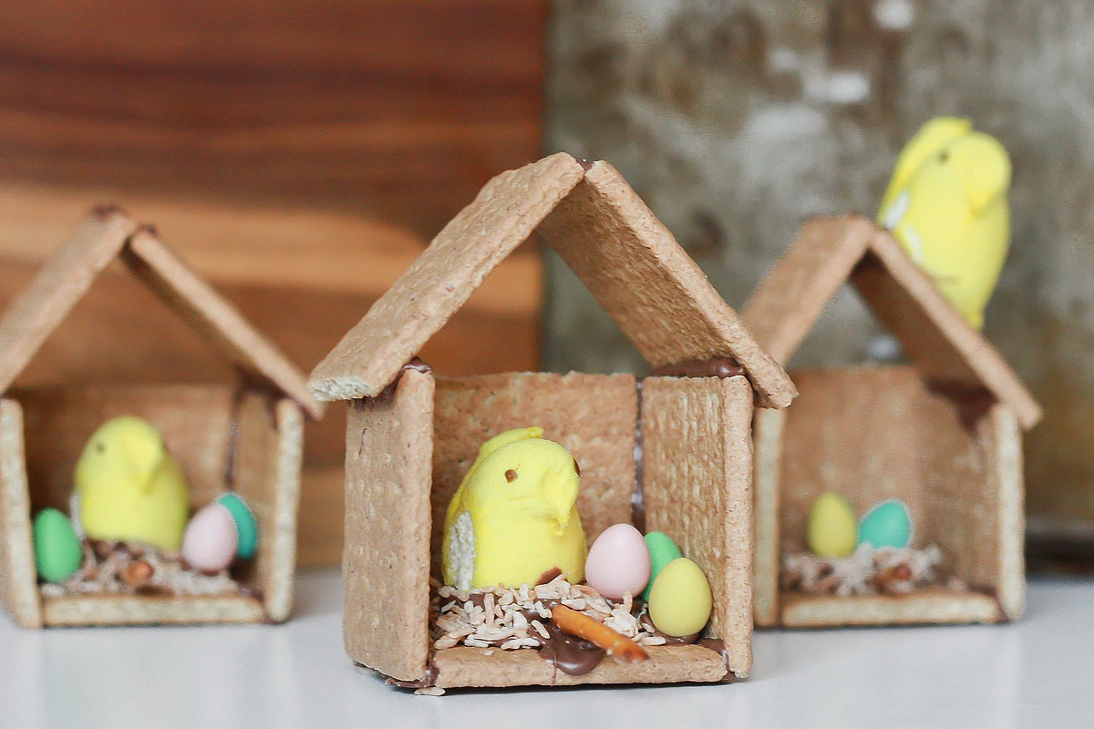 Graham Cracker Easter Birdhouses