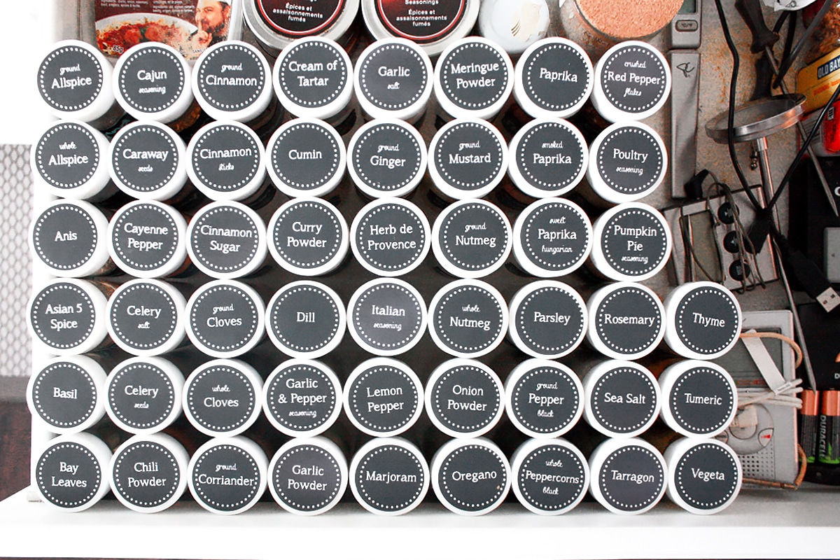 chalkboard style spice jar labels